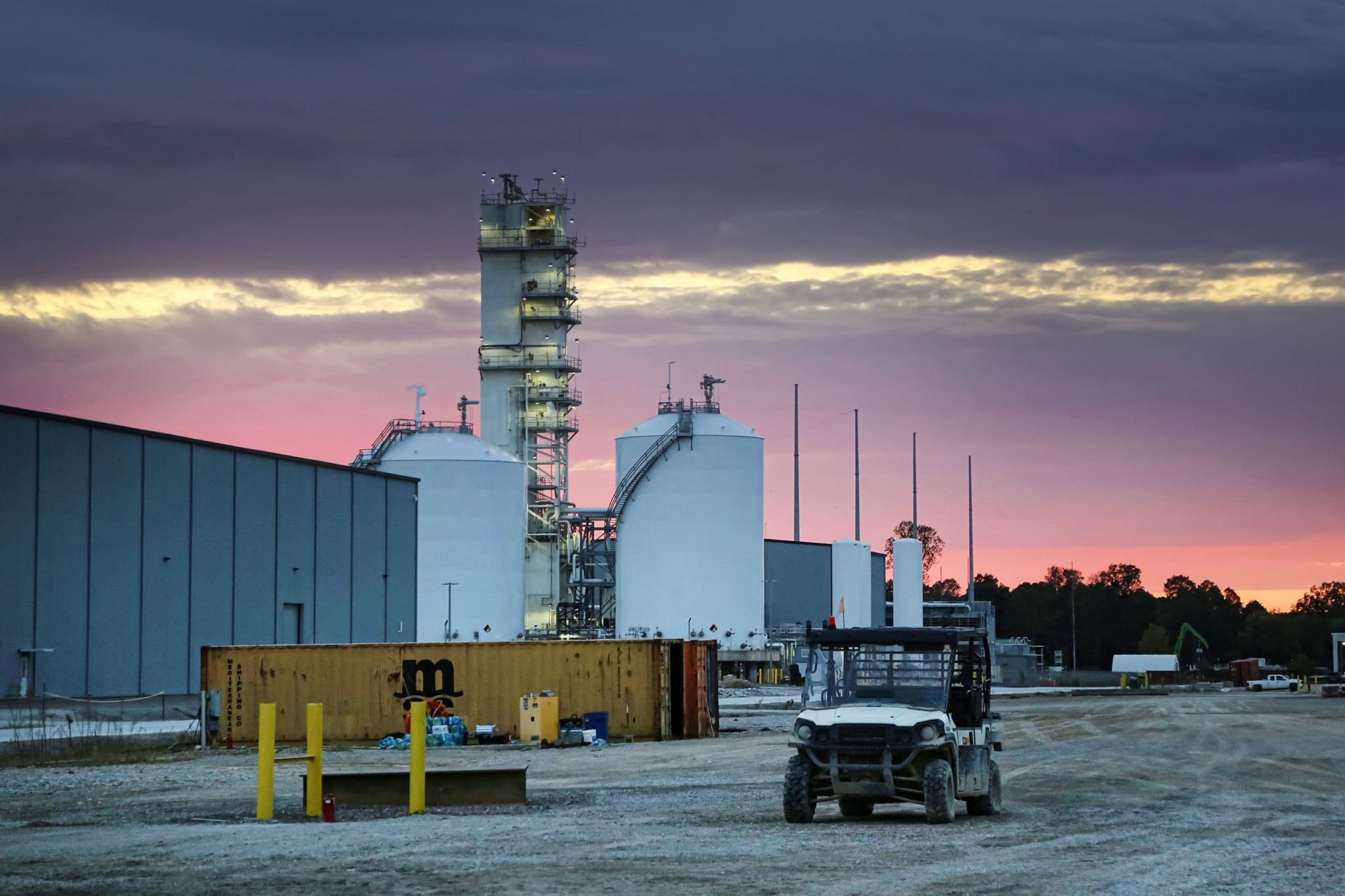 Cryogenic Air Separation Plants (ASU) - Universal Industrial Gases